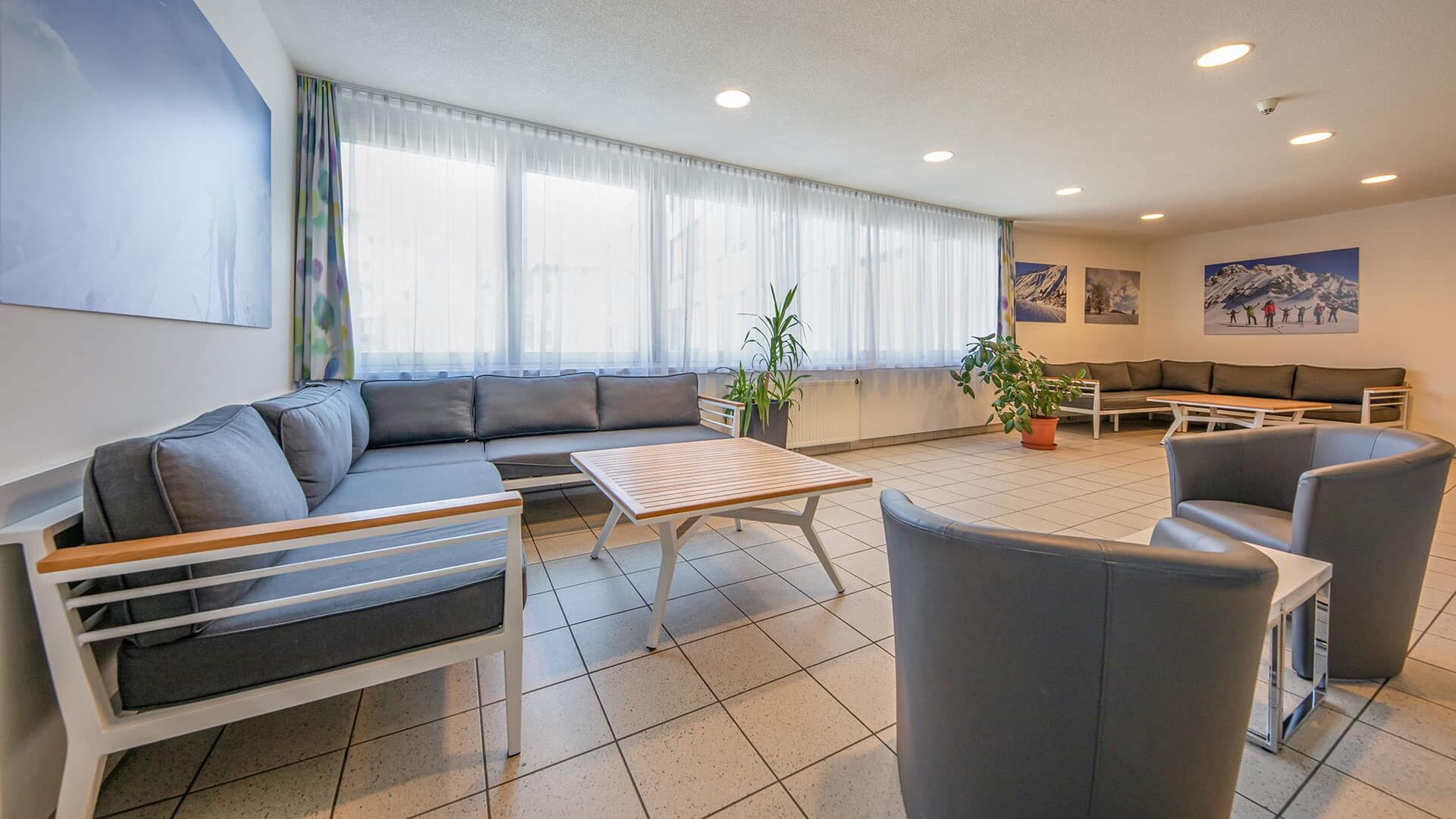 Full Service - International Student House